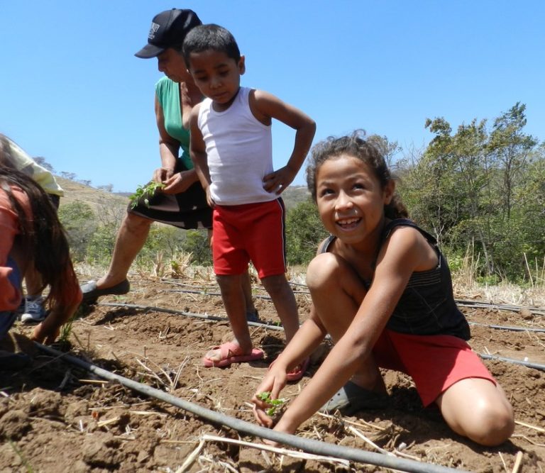 Nicaraguan families learn together through farmer-to-farmer exchanges ...